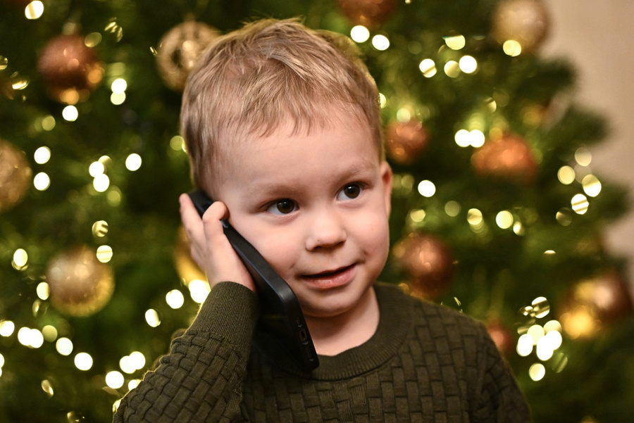 Расскажи, Снегурочка: в России вновь заработала горячая линия Деда ...